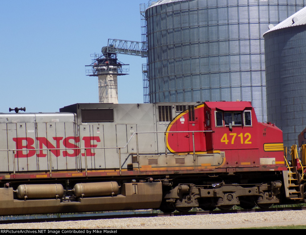 BNSF 8330